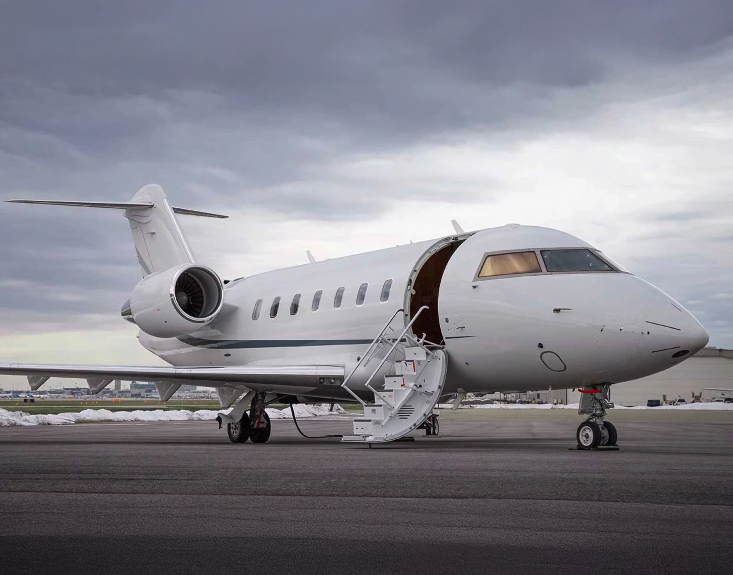 Challenger 605 - BOSS PRIVATE JET